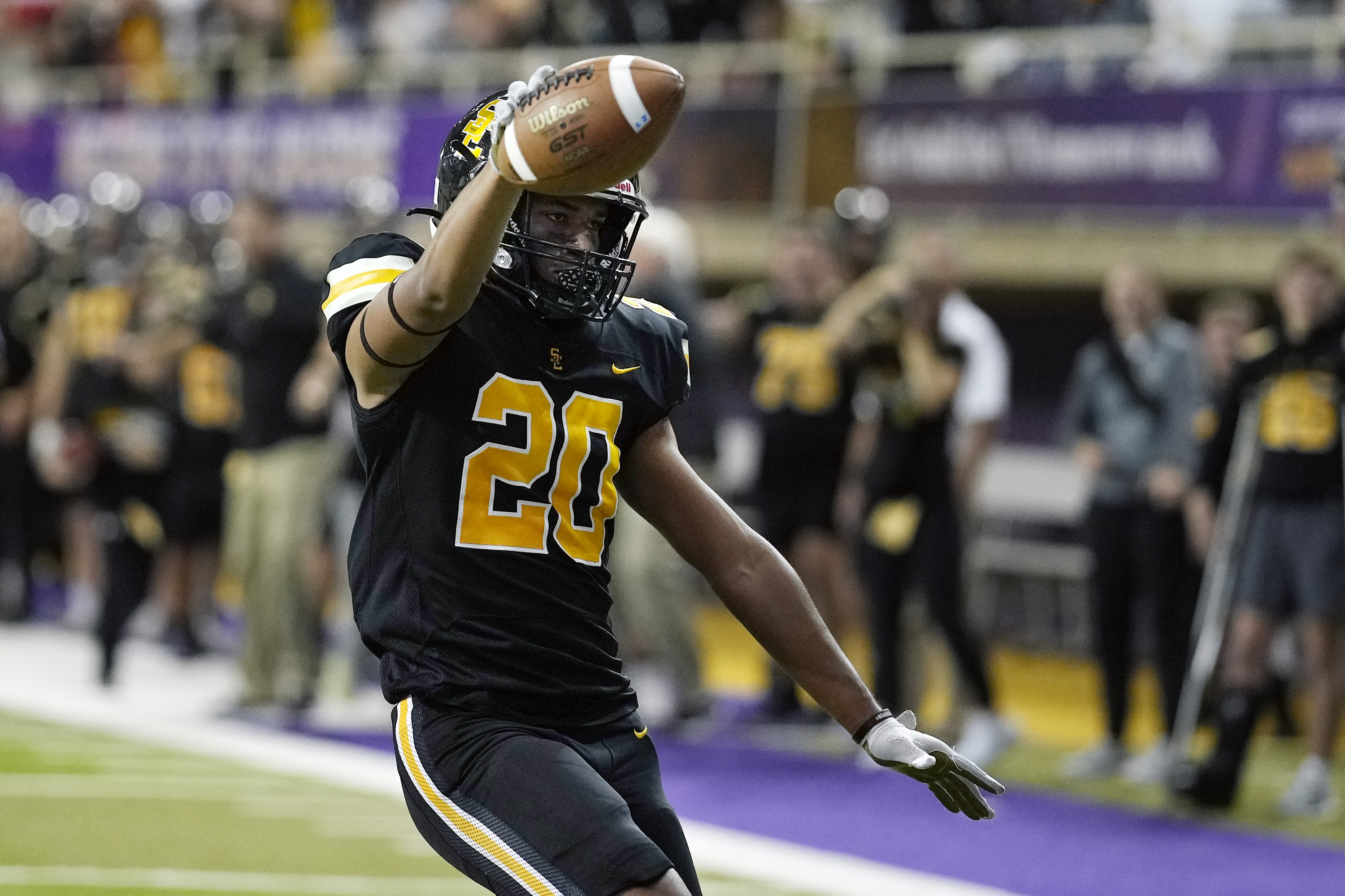 SBLive Iowa high school football preseason Top 25 rankings - Sports ...