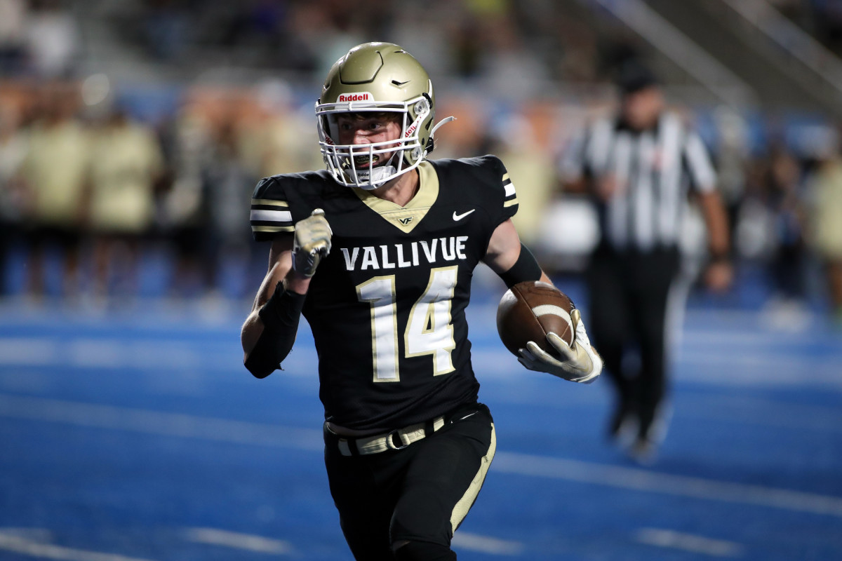 Photos: Gatlin Bair was the blur on 'The Blue' at Boise State ...