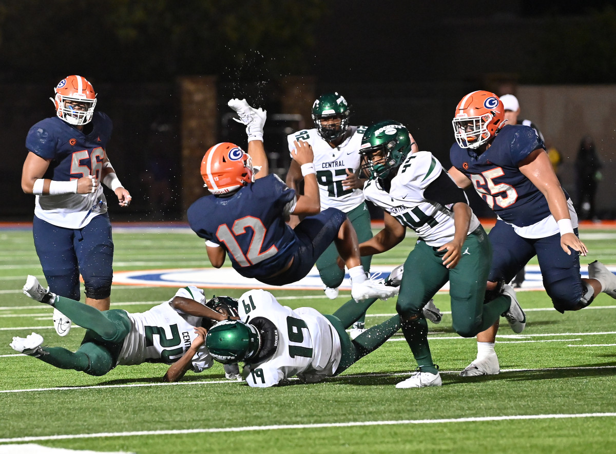 Photos: Bishop Gorman survives Miami Central and thunderstorms to win ...