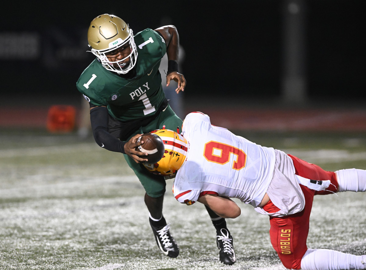 Long Beach Poly's Darius Curry, Kamarie Smith deliver game-winning TD ...