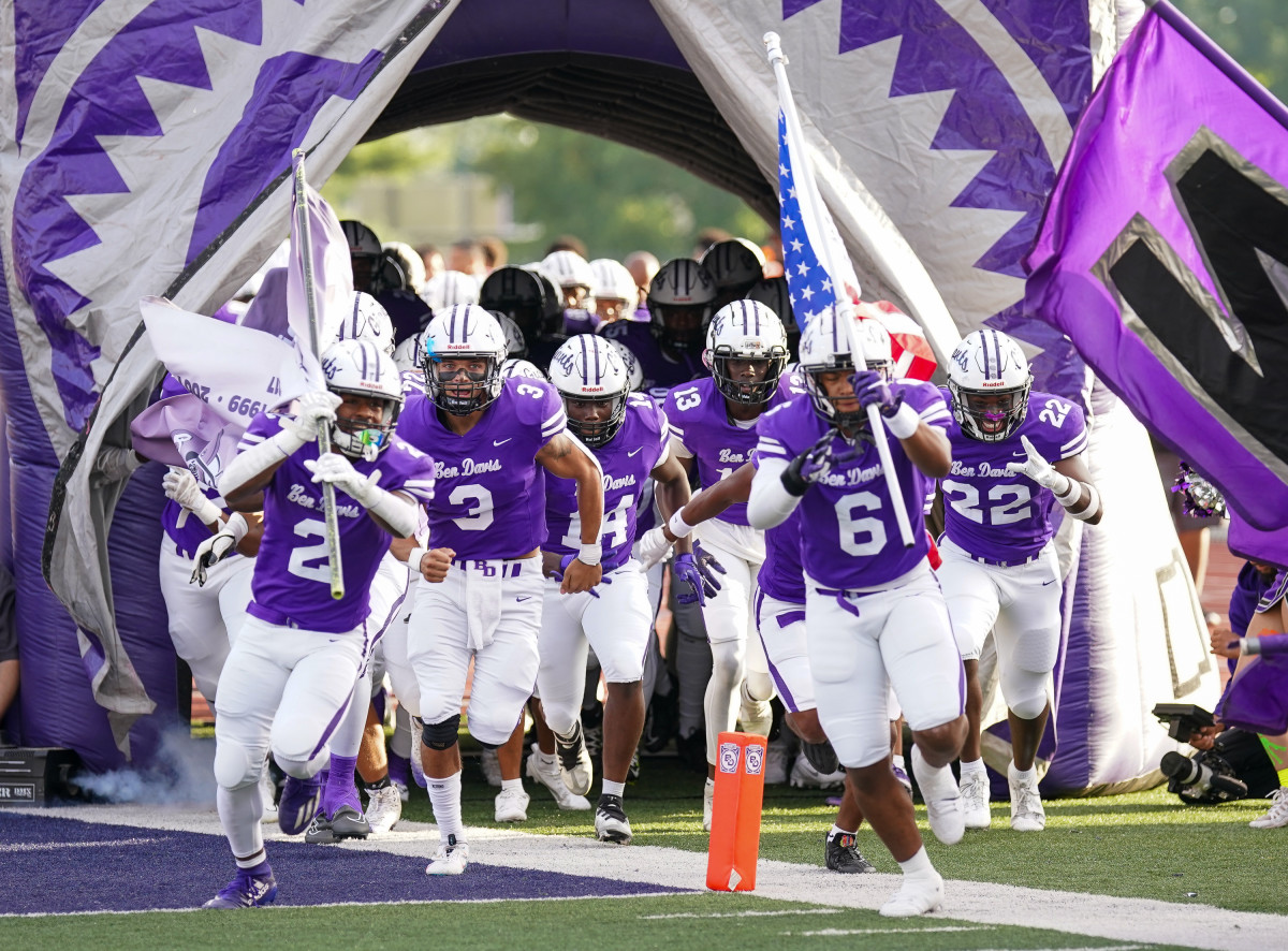 Photos: IMG Academy football tops Ben Davis (Indiana) 34-14 - Sports ...