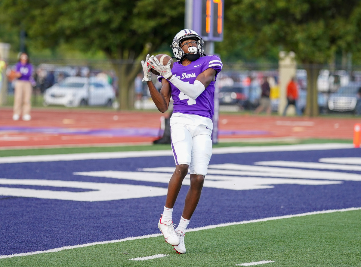 Photos: IMG Academy football tops Ben Davis (Indiana) 34-14 - Sports ...