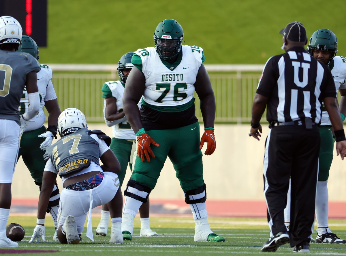 Look: DeSoto (Texas) lineman Byron Washington's junior year in pictures ...