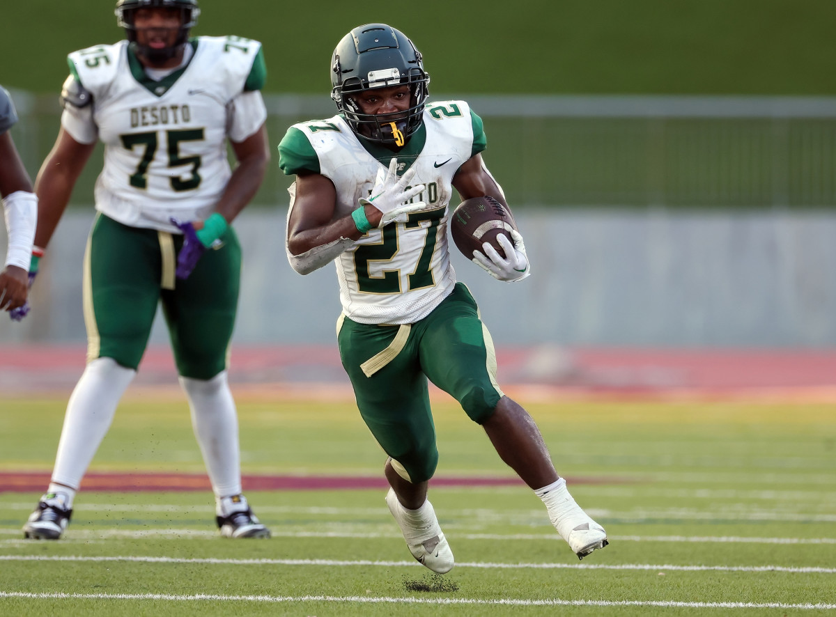 DeSoto dominates South Oak Cliff; Fight in stands ends game early ...