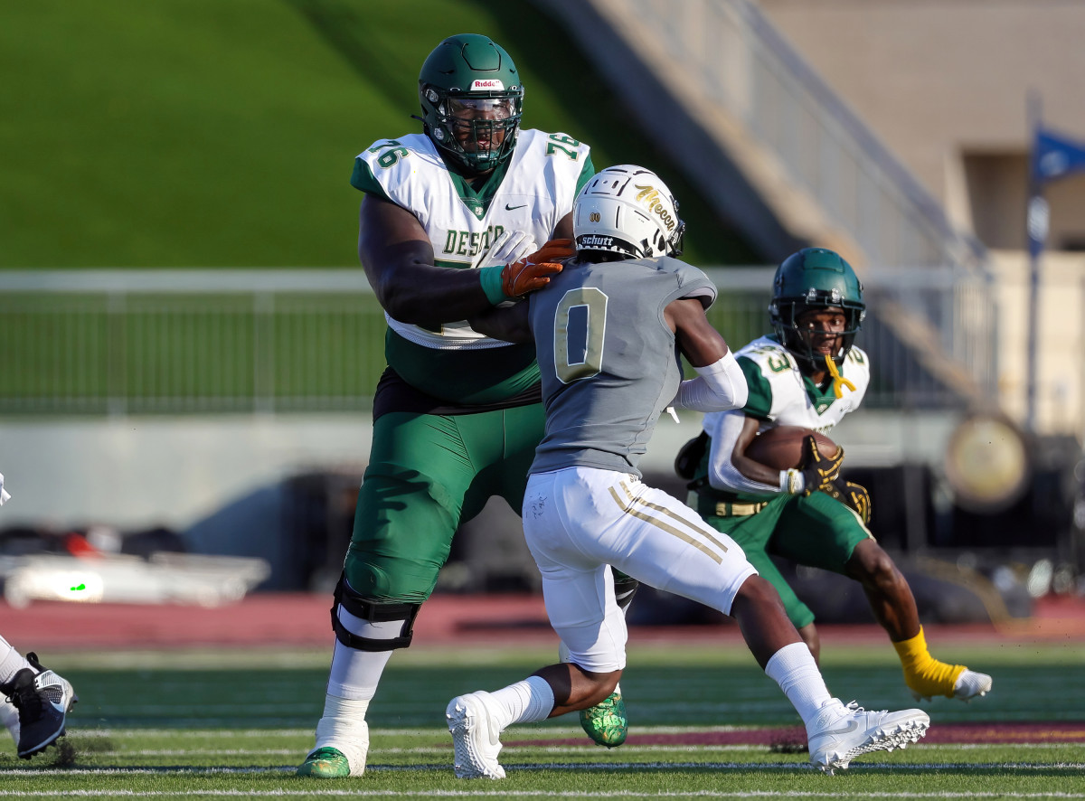Look: DeSoto (Texas) lineman Byron Washington's junior year in pictures ...