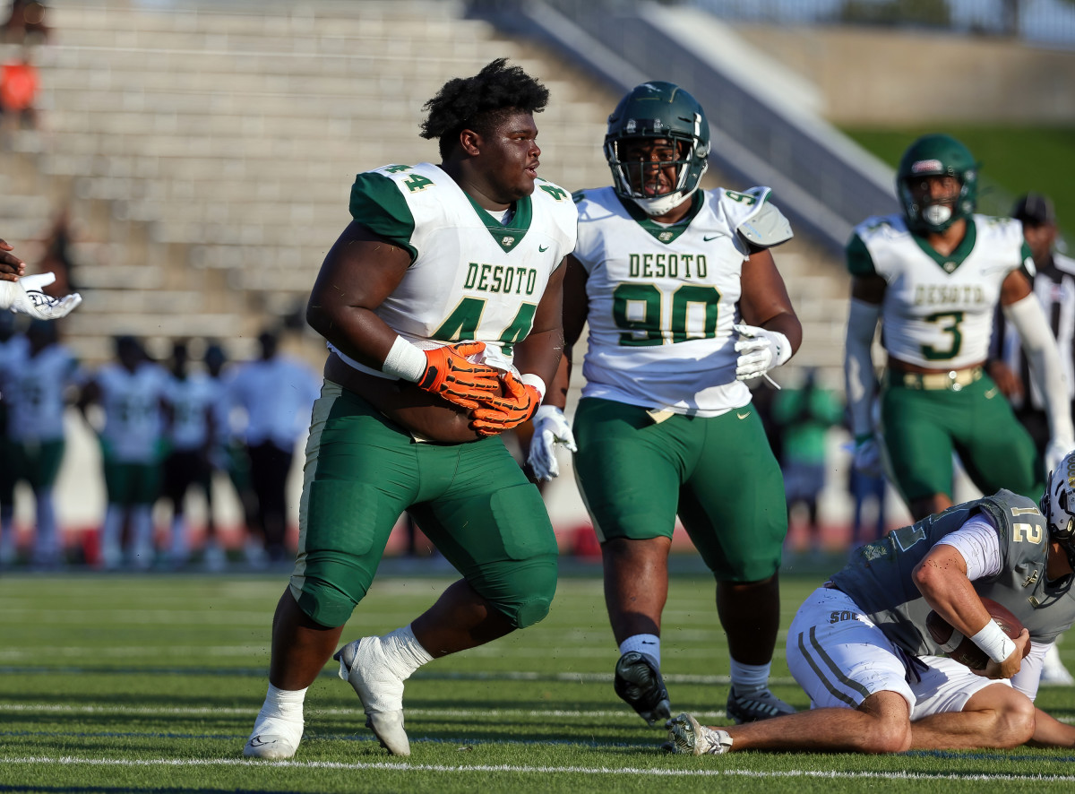 Photos/Video: DeSoto takes down South Oak Cliff to remain perfect ...