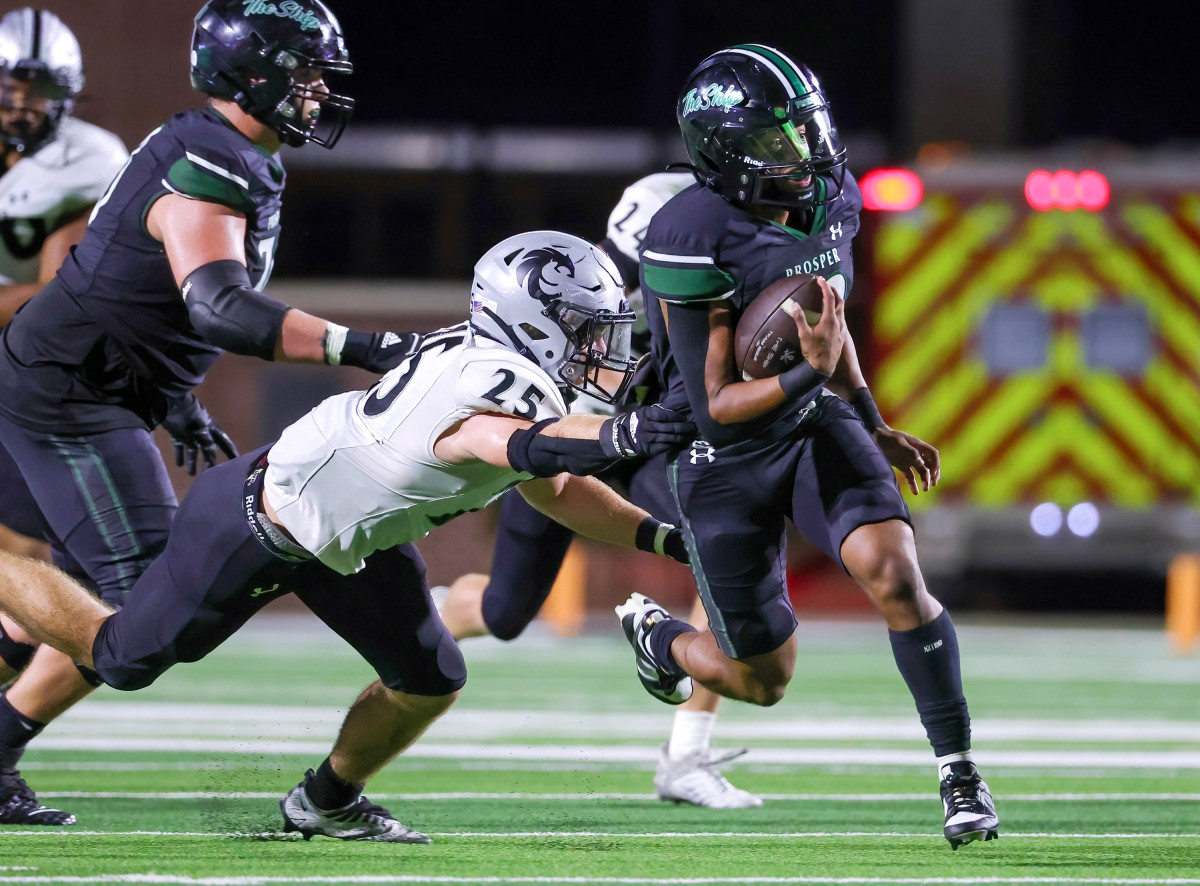 Look: Prosper football edges Denton Guyer for victory in District ...
