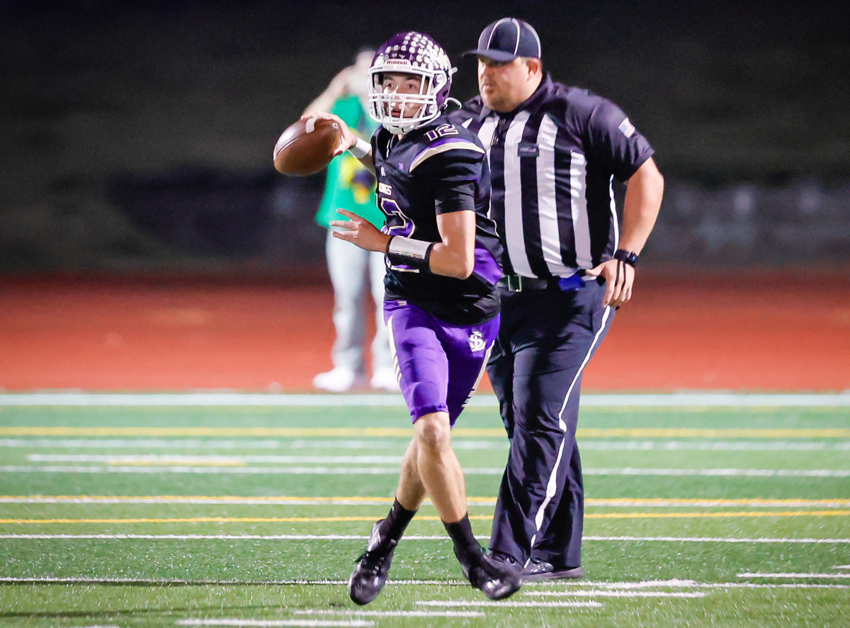 Look: West Linn football routs Lake Stevens in battle of undefeated ...