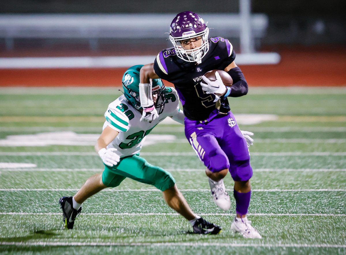 Look: West Linn football routs Lake Stevens in battle of undefeated ...