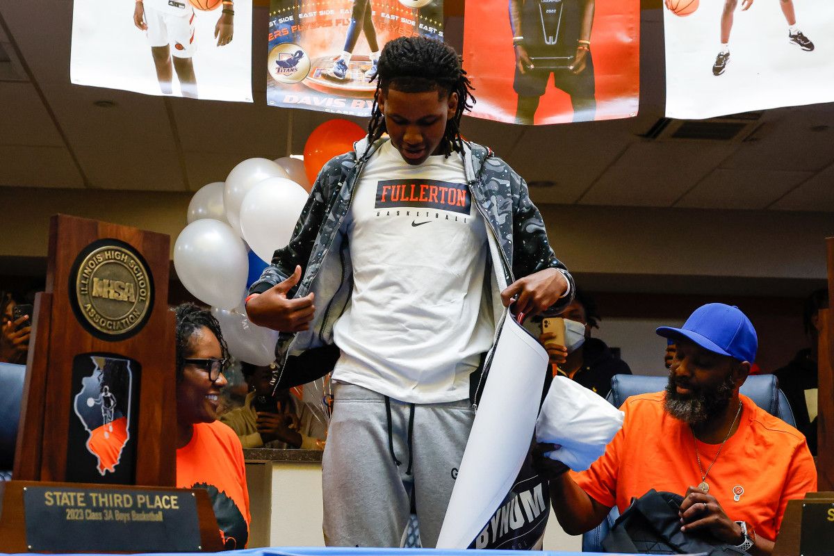 Davis Bynum, East St. Louis senior forward, commits to Cal State ...
