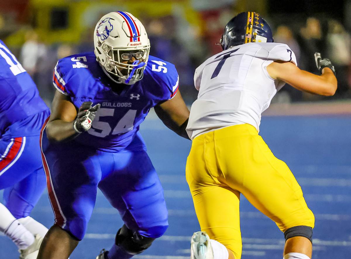 Look: Folsom football takes down rival Oak Ridge in NorCal showdown ...