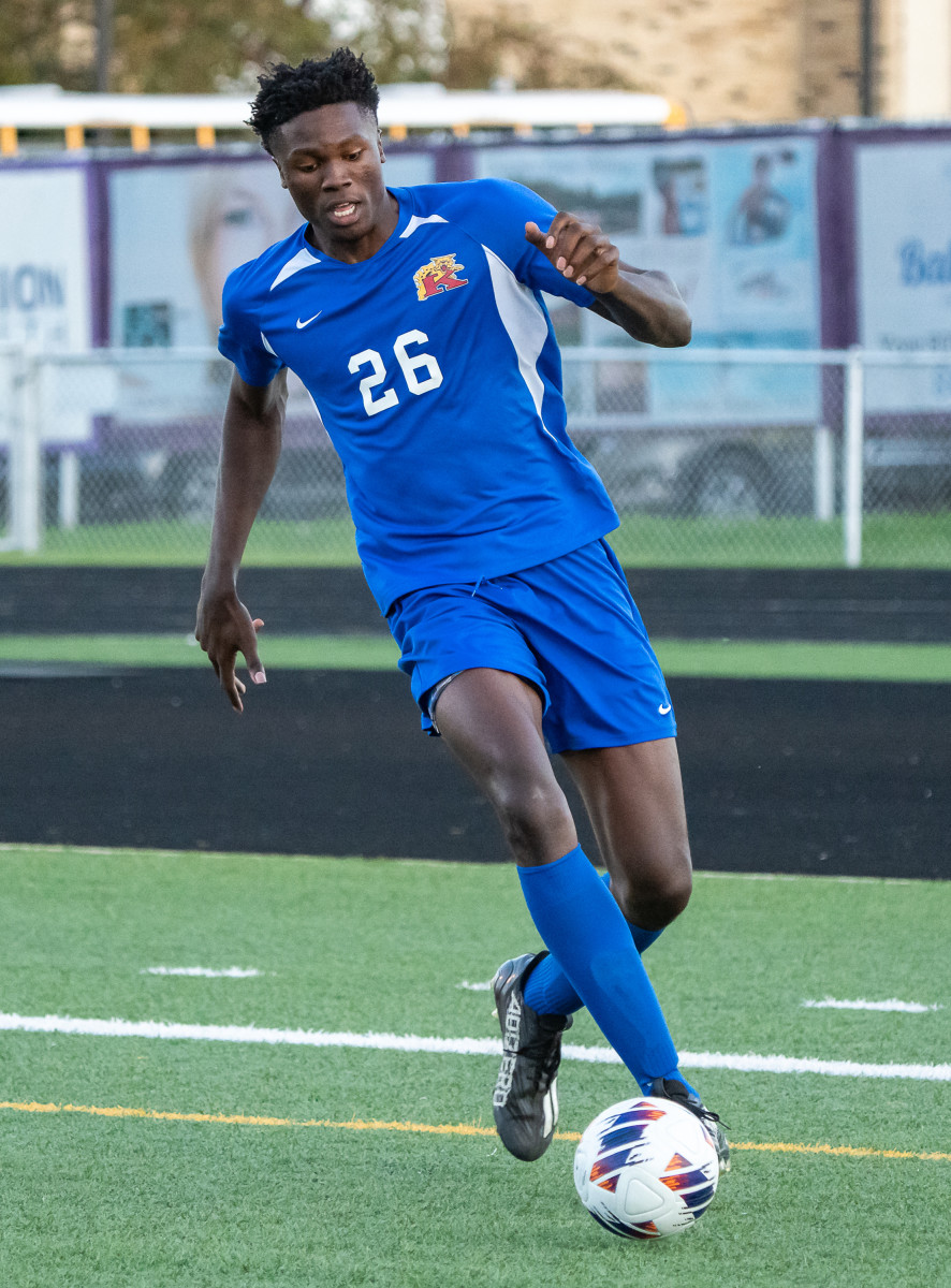 Flory Bidunga, 5-star Kansas basketball commit, towers over opponents ...