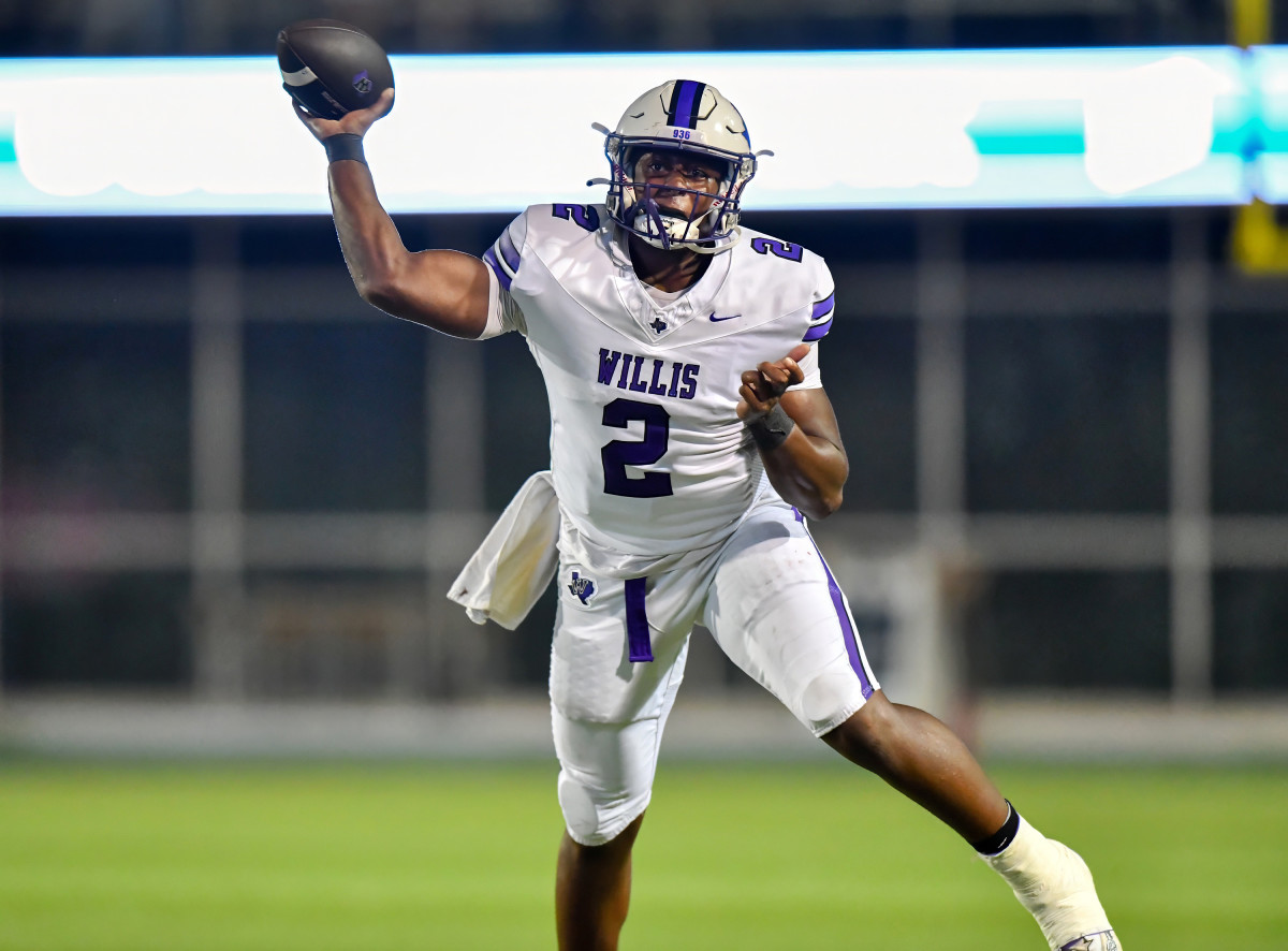 DJ Lagway's 6 TDs lead Willis past Oak Ridge in Texas high school ...