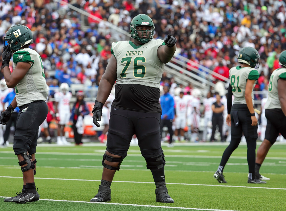 Look: DeSoto (Texas) lineman Byron Washington's junior year in pictures ...