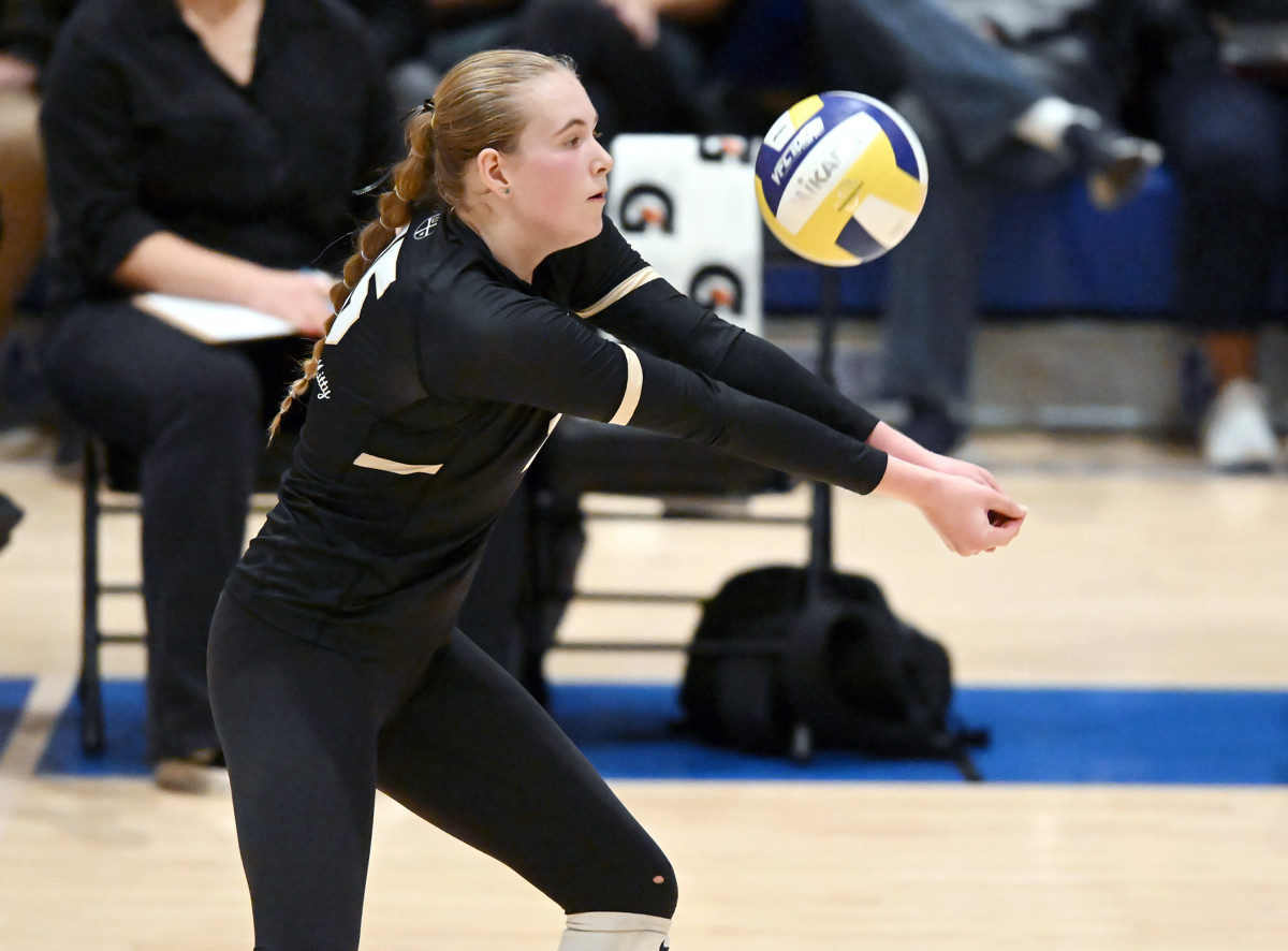 Look: Mater Dei defeats Archbishop Mitty to win CIF State Open Division girls volleyball title ...