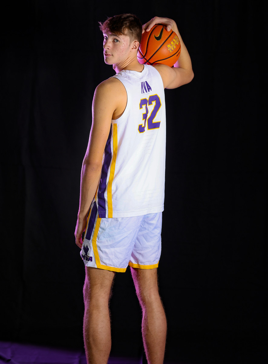 Preseason boys basketball Top 25 photo shoot: A closer look at No. 1 ...