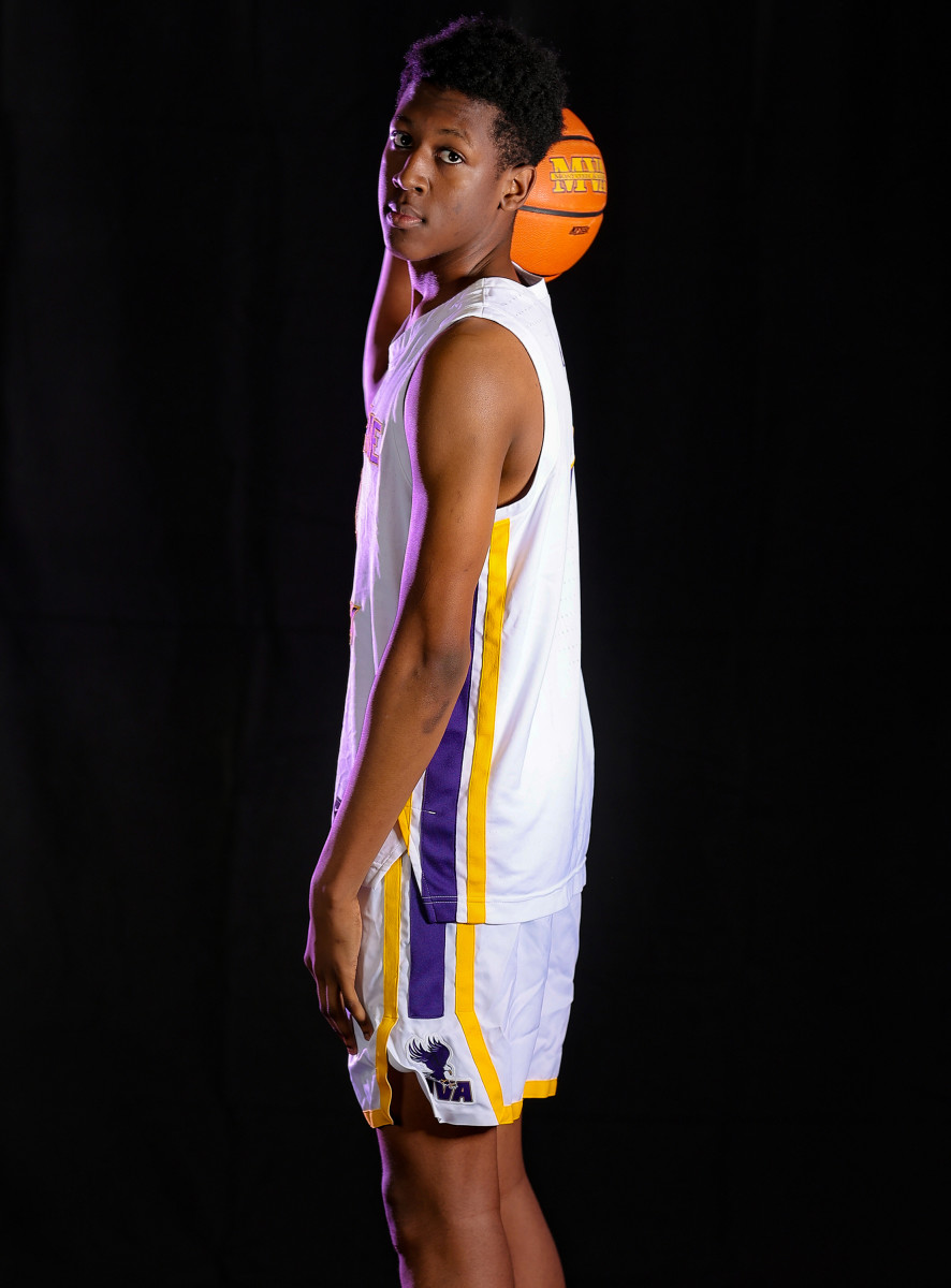 Preseason boys basketball Top 25 photo shoot: A closer look at No. 1 ...