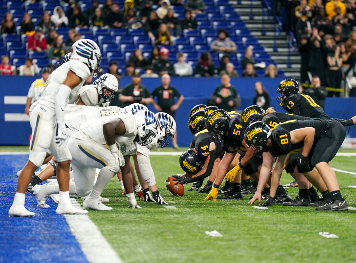 Look: Snider downs Decatur Central to win Indiana 5A state football ...