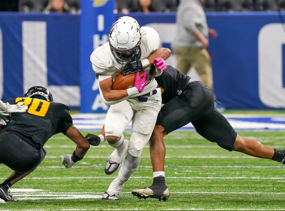 Look: Snider downs Decatur Central to win Indiana 5A state football ...