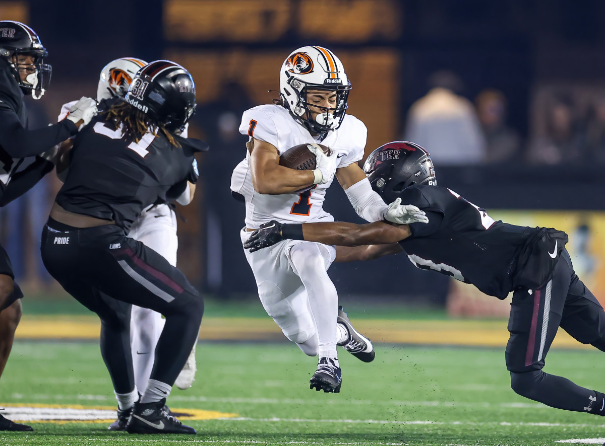 Cardinal Ritter tops Republic to win Missouri Class 5 football ...