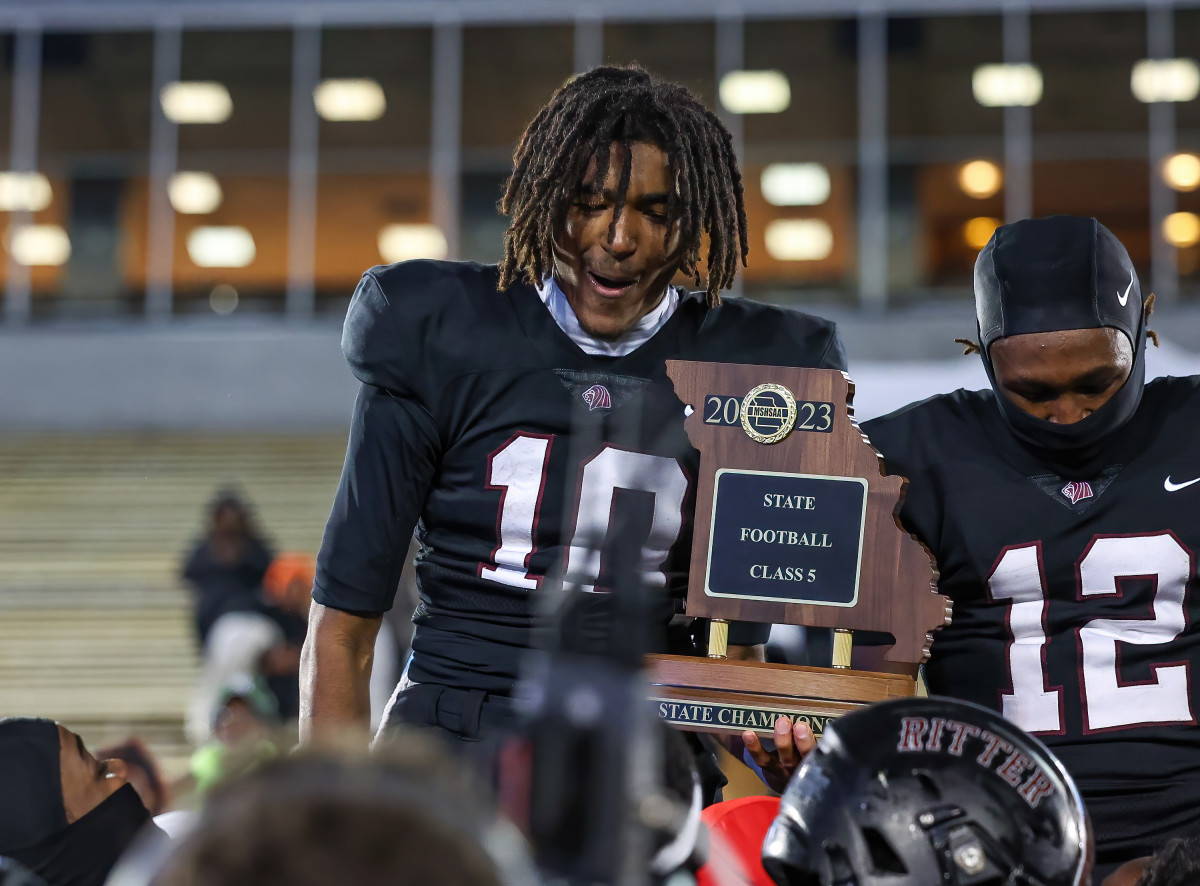 Cardinal Ritter tops Republic to win Missouri Class 5 football ...