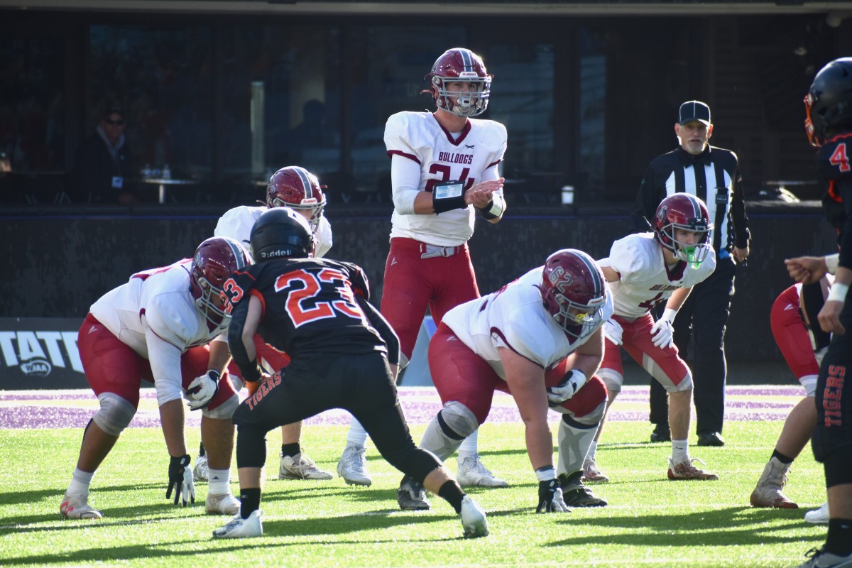 Okanogan holds off Napavine for WIAA 2B football title, finds sweet ...