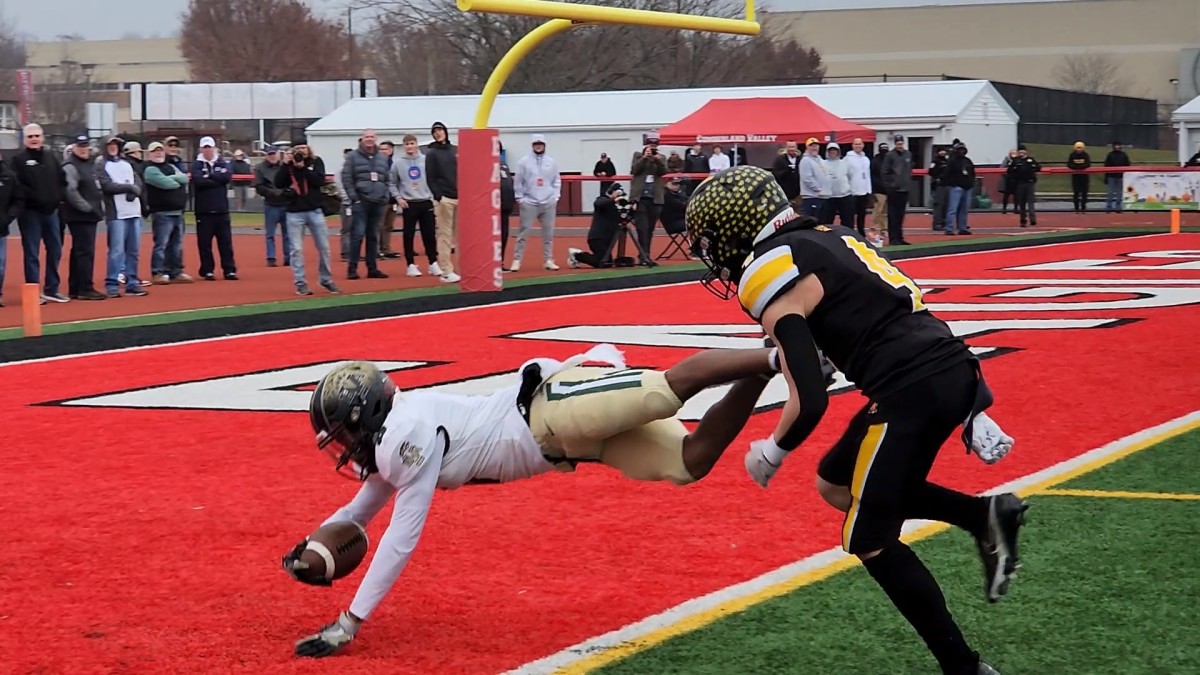 Quinton Martin, Anthony Crews make explosive plays as Belle Vernon wins ...