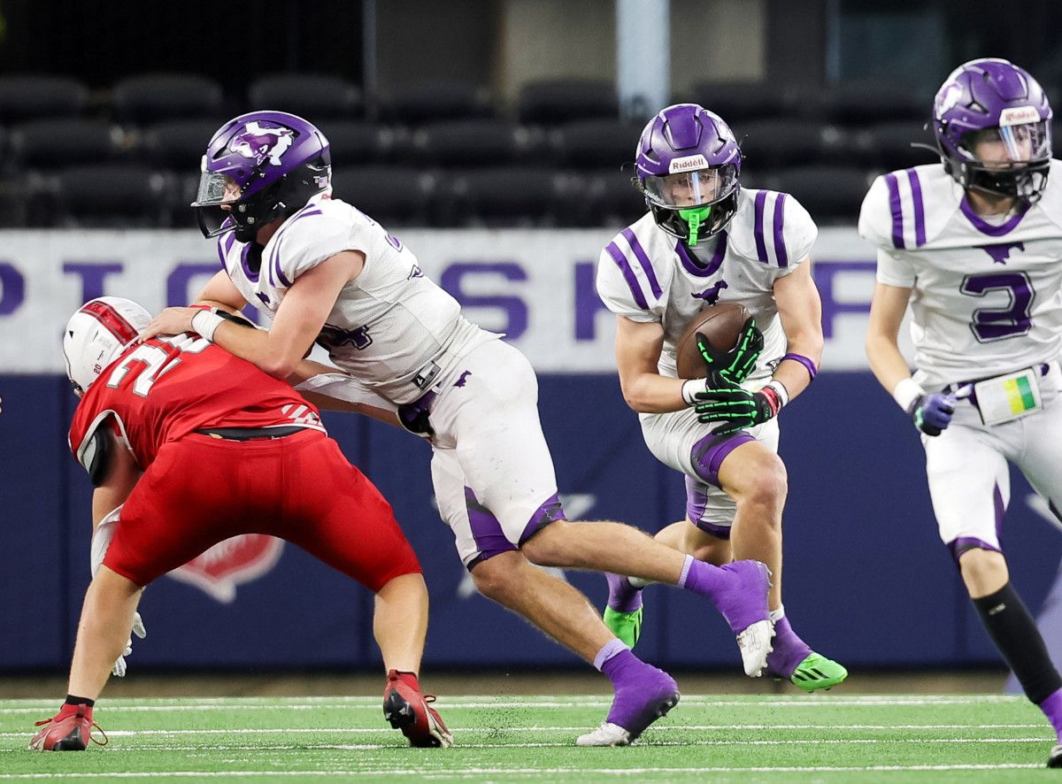 Look: Benjamin takes down Oglesby for Texas 1-A Six-Man D2 state ...
