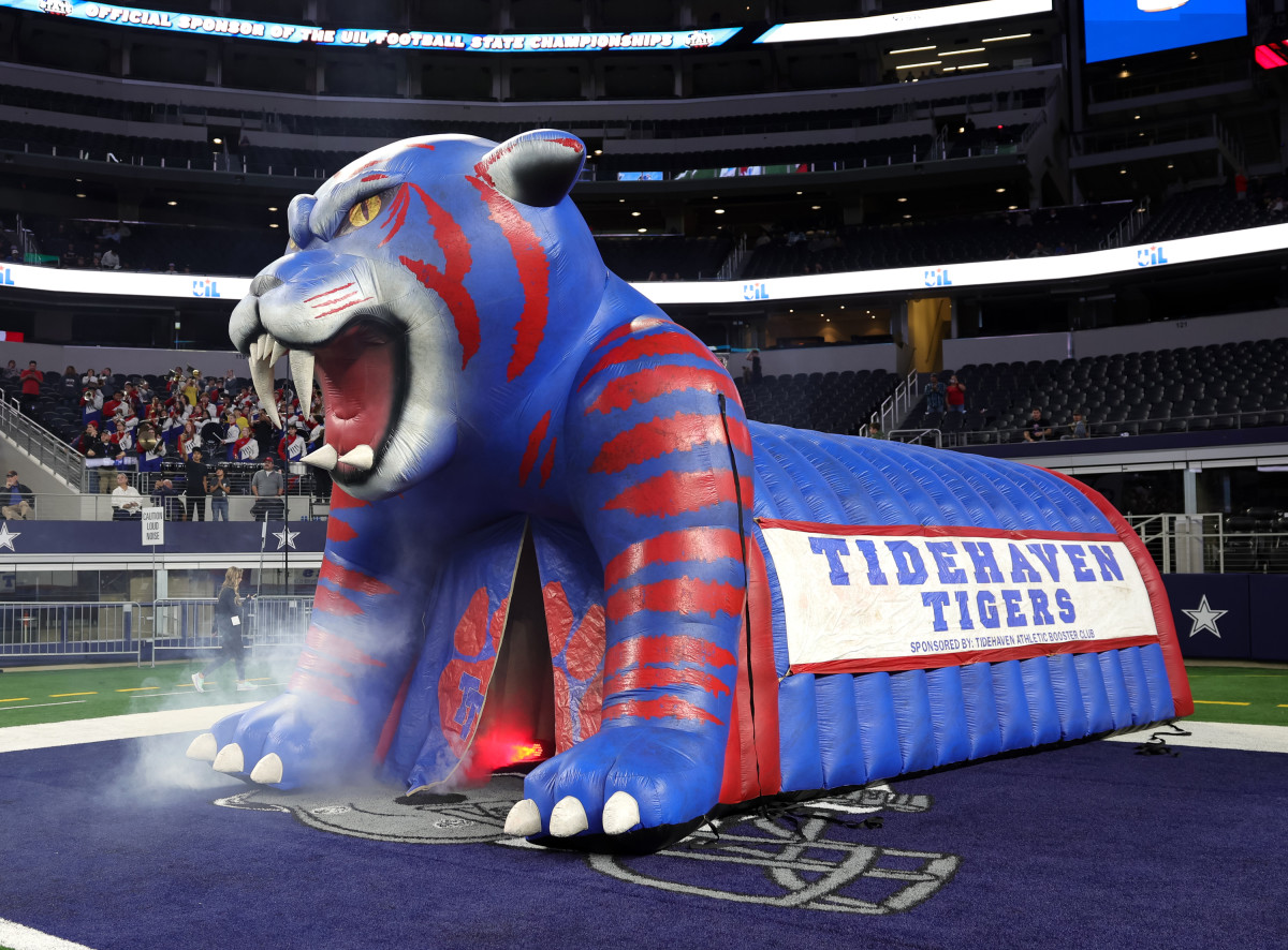 Look: Gunter defeats Tidehaven for Texas 3A Division 2 state football ...