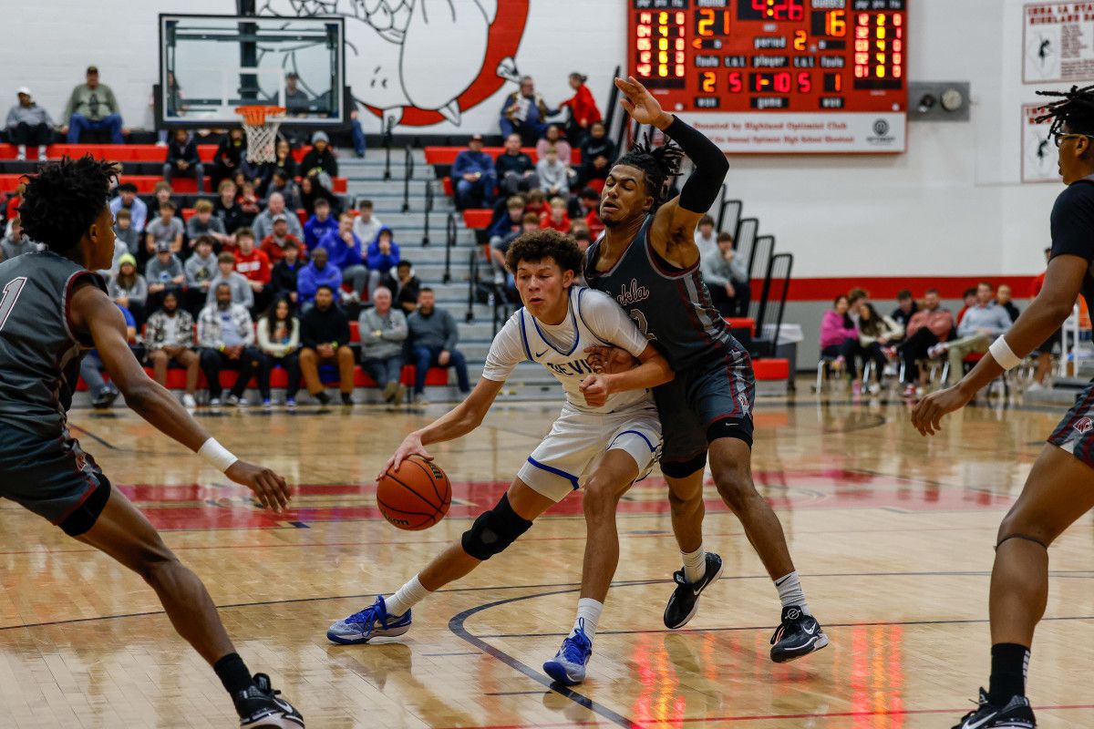 Bradley Longcor III, KeShaun Thomas lead Quincy past Cardinal Ritter in ...